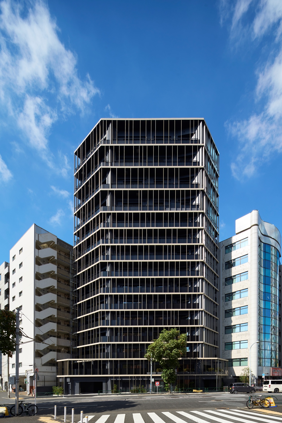 ZOOM新宿御苑前 | ZOOMRENT ｜ LENZ DX